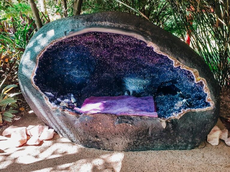 Top 7 relaxing things to do in Byron Bay - The Wild Globetrotter